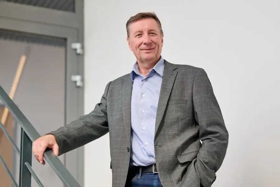 Mark H. Rümmeli: Sním o tom, že dokážeme používat atomy jako cihly pro ...